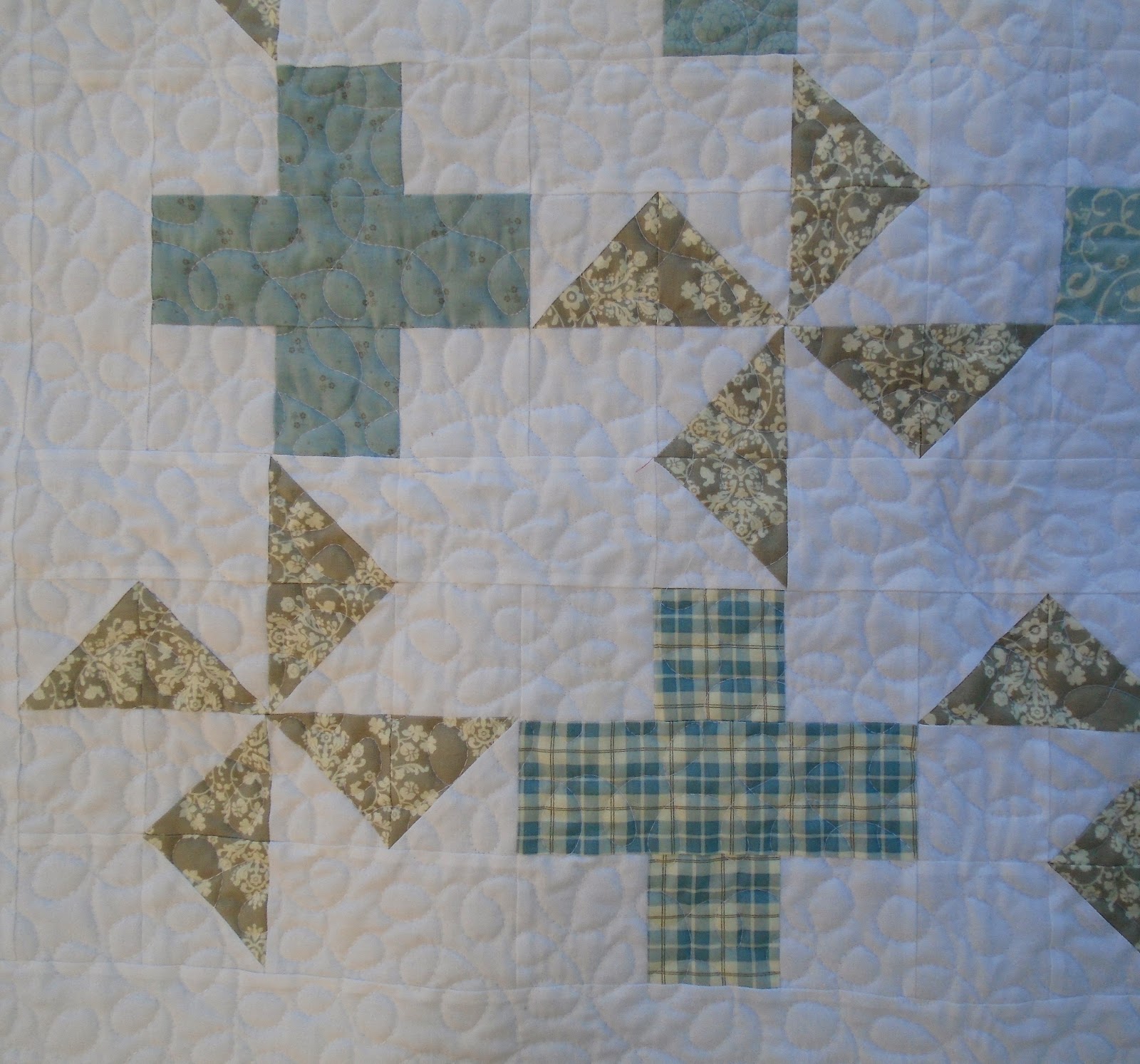 Little Bunny Quilts: Modern Plus Sign Quilts Blog Hop {Pinwheel Plus Quilt}