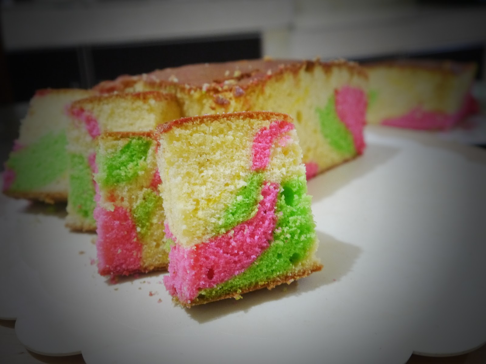 Adorable Eusoff: Kek Pelangi Simple