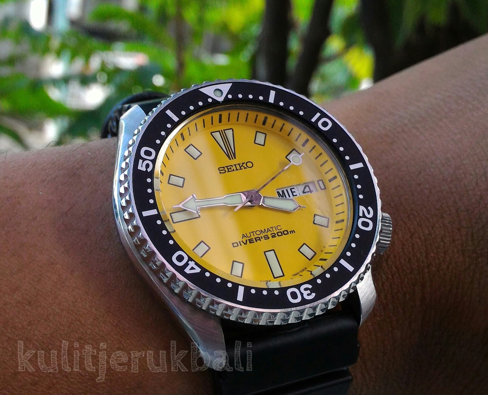 'Hobiku! Hobimu?': Yellow Mellow 200m Dive Watch - Seiko SKXA35 (SOLD)