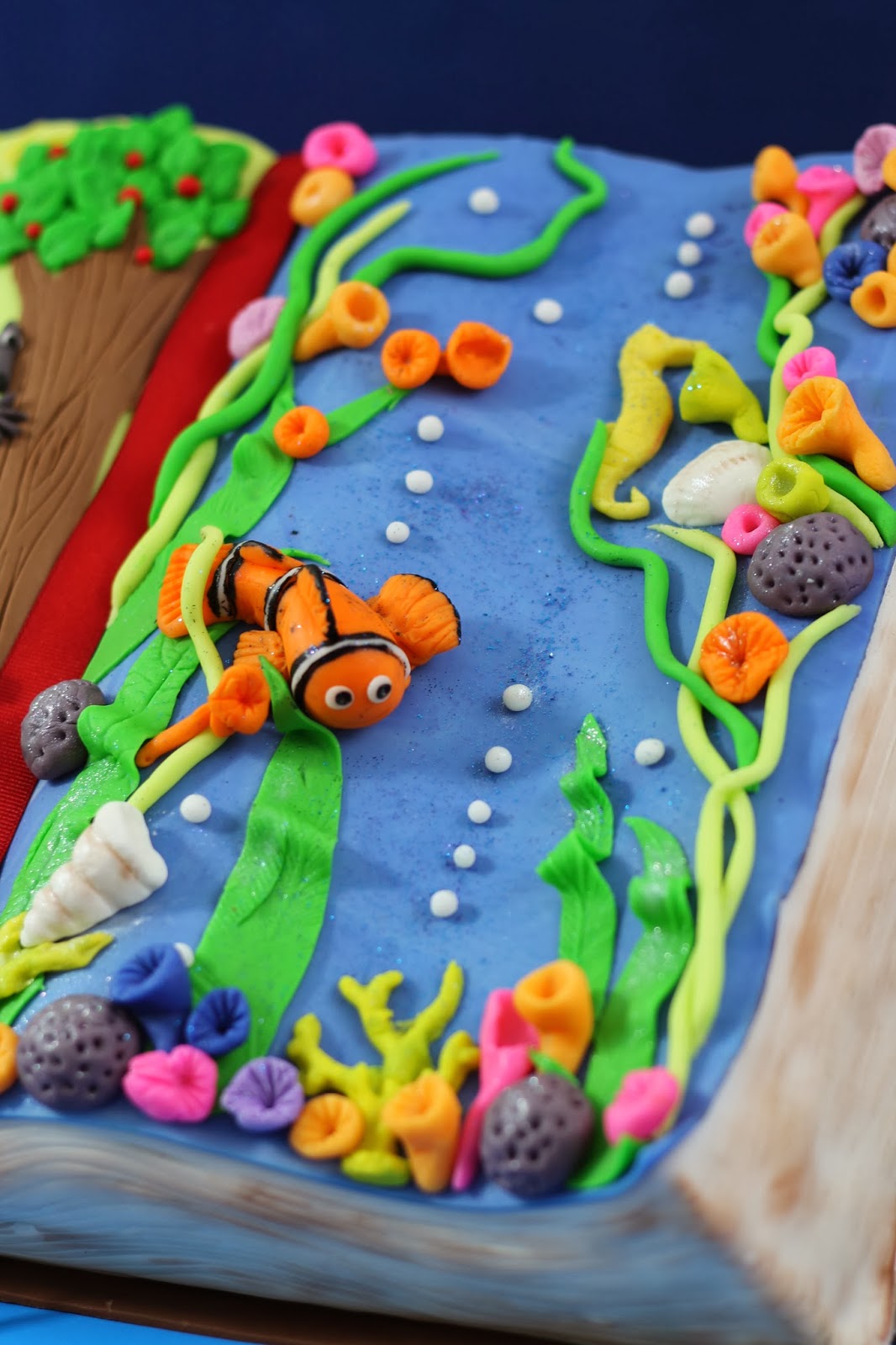 Make me my Cake: Book Cake Tutorial