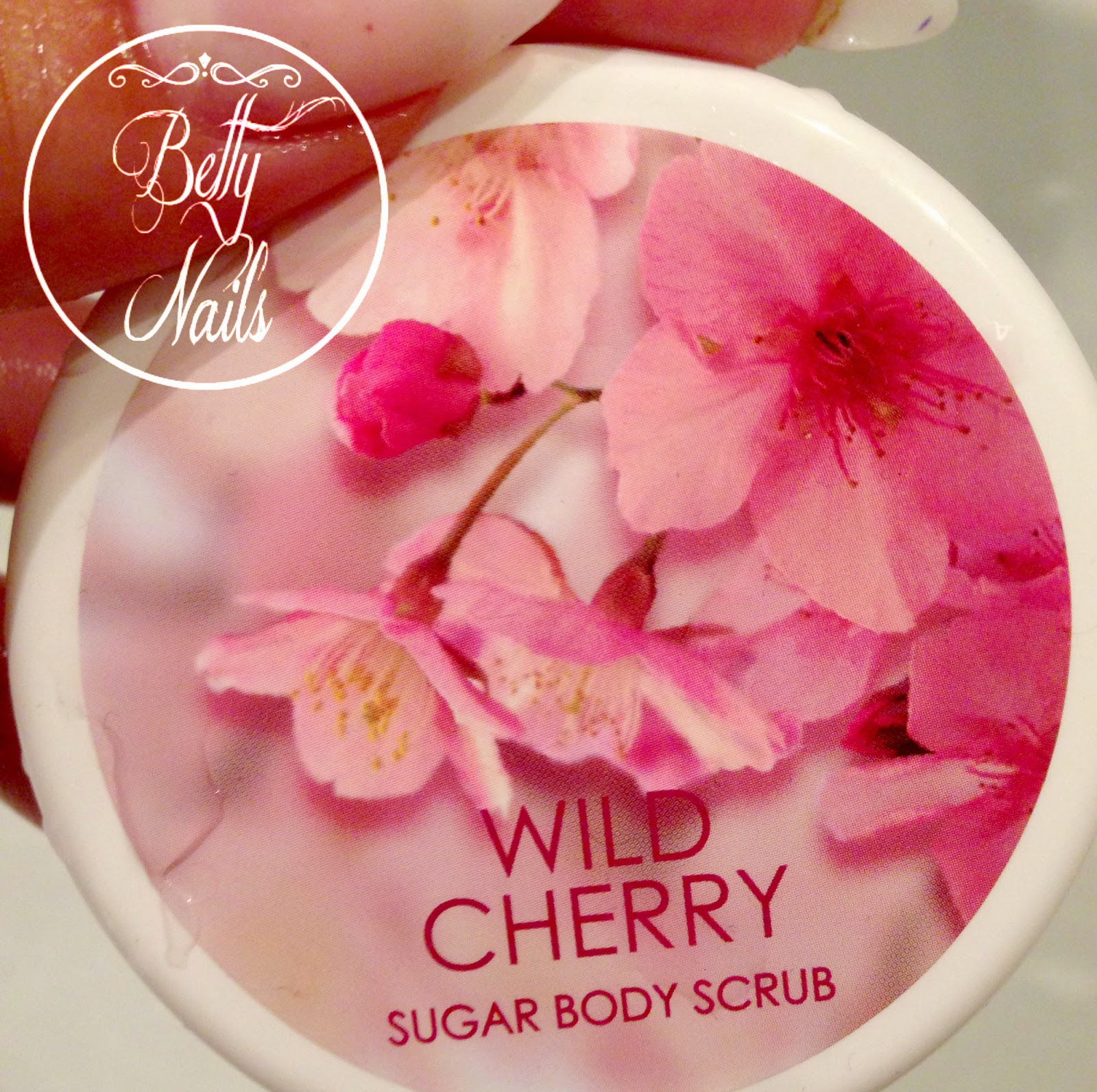 Betty Nails: Refan Body Scrub [Exfoliation Video]