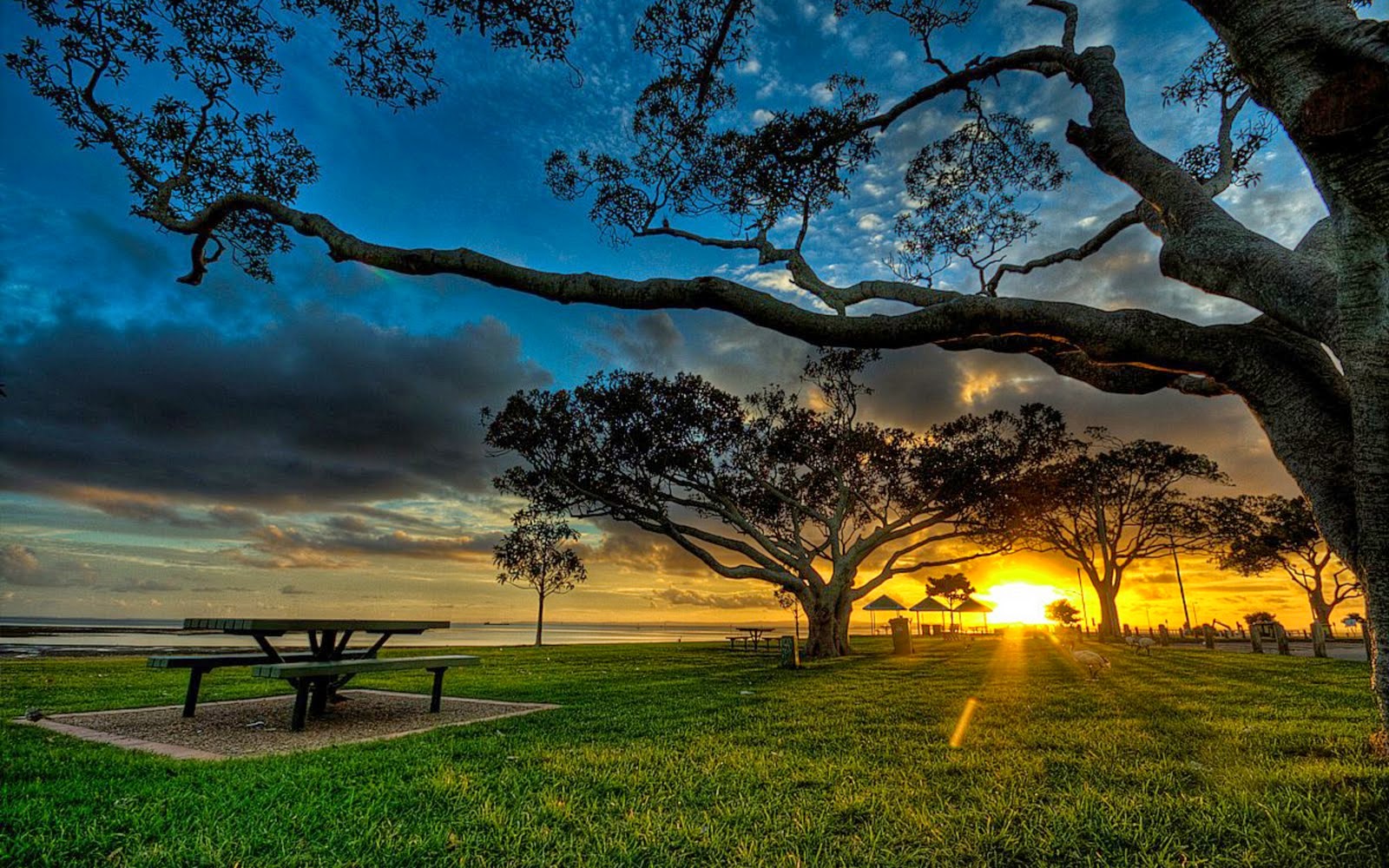 High Def pictures: SUN SETTING OVER, MOONLIGHT NIGHT MOON IMAGES FREE