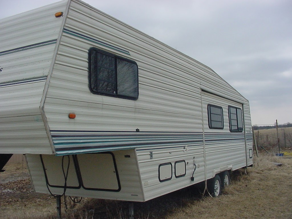 Countryside Life: Gooseneck camper for sale