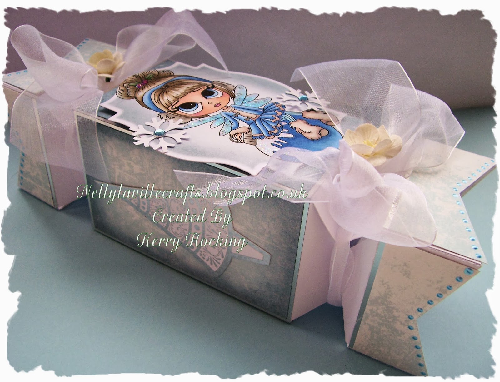Nellylaville Crafts: Christmas Cracker Gift Box