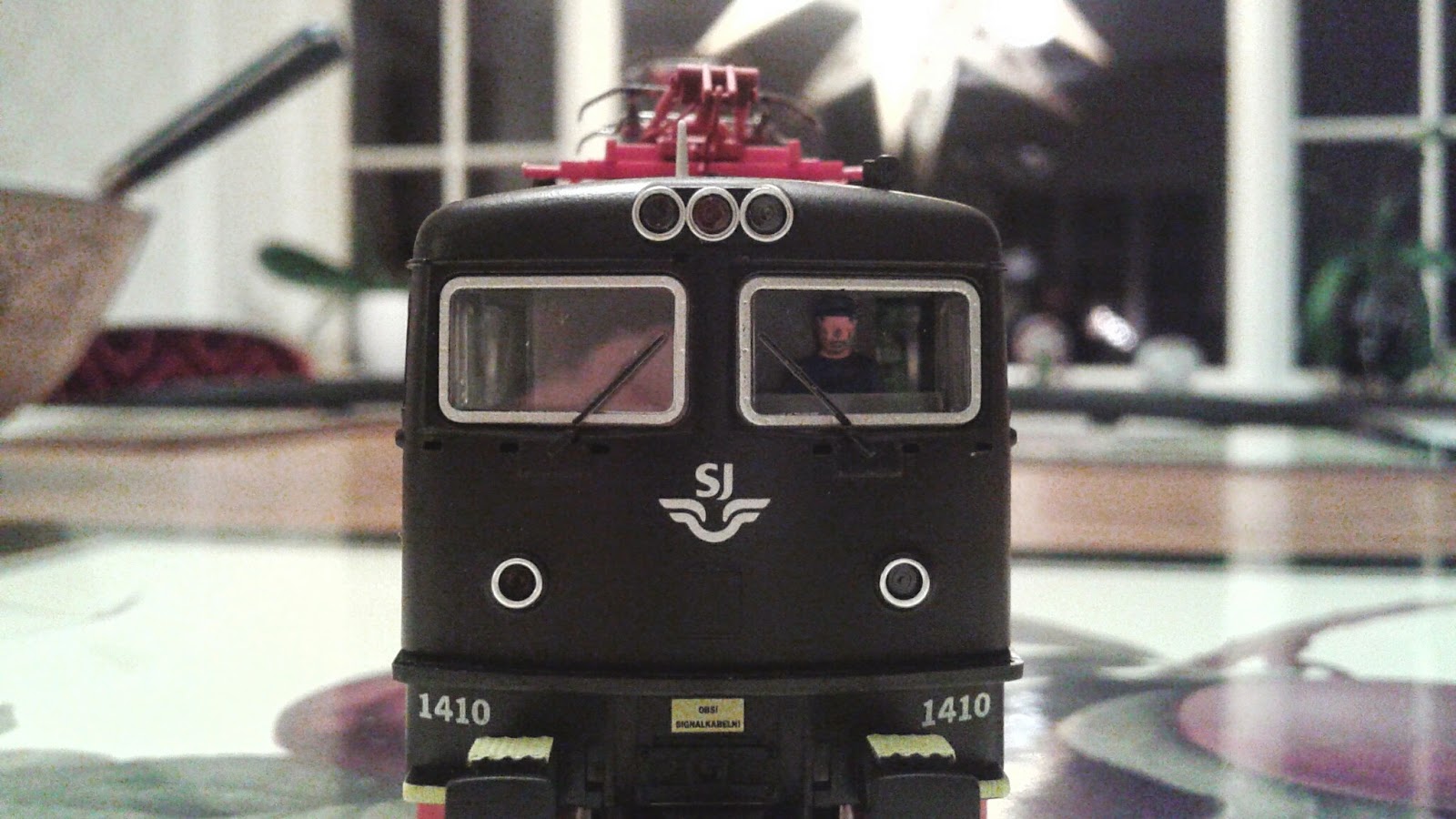 Tågprojektet i Särslöv: Unboxing Roco RC6 i AC utförande