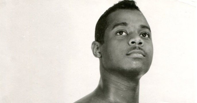 Male Models Vintage Beefcake: Howard Hunter Photographed by Lon