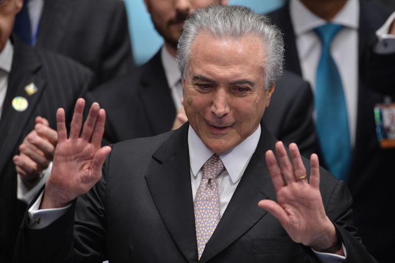 Temer toma posse como presidente da República.