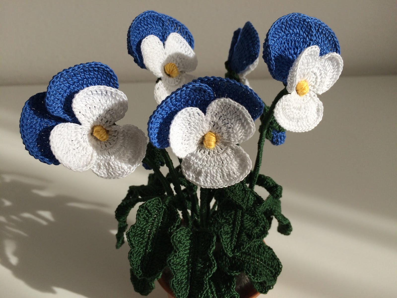 How to crochet a Pansy