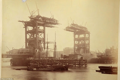 AS THEY WERE: PICTURES OF THE TOWER BRIDGE DURING CONSTRUCTION 1892