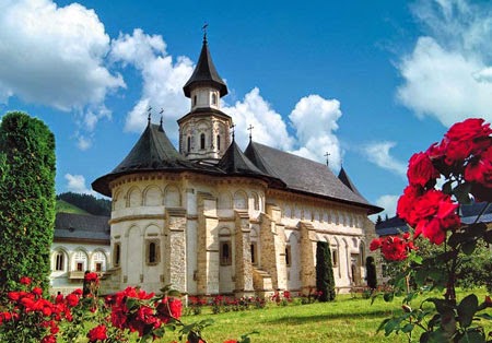 Amazing Romania: PUTNA MONASTERY