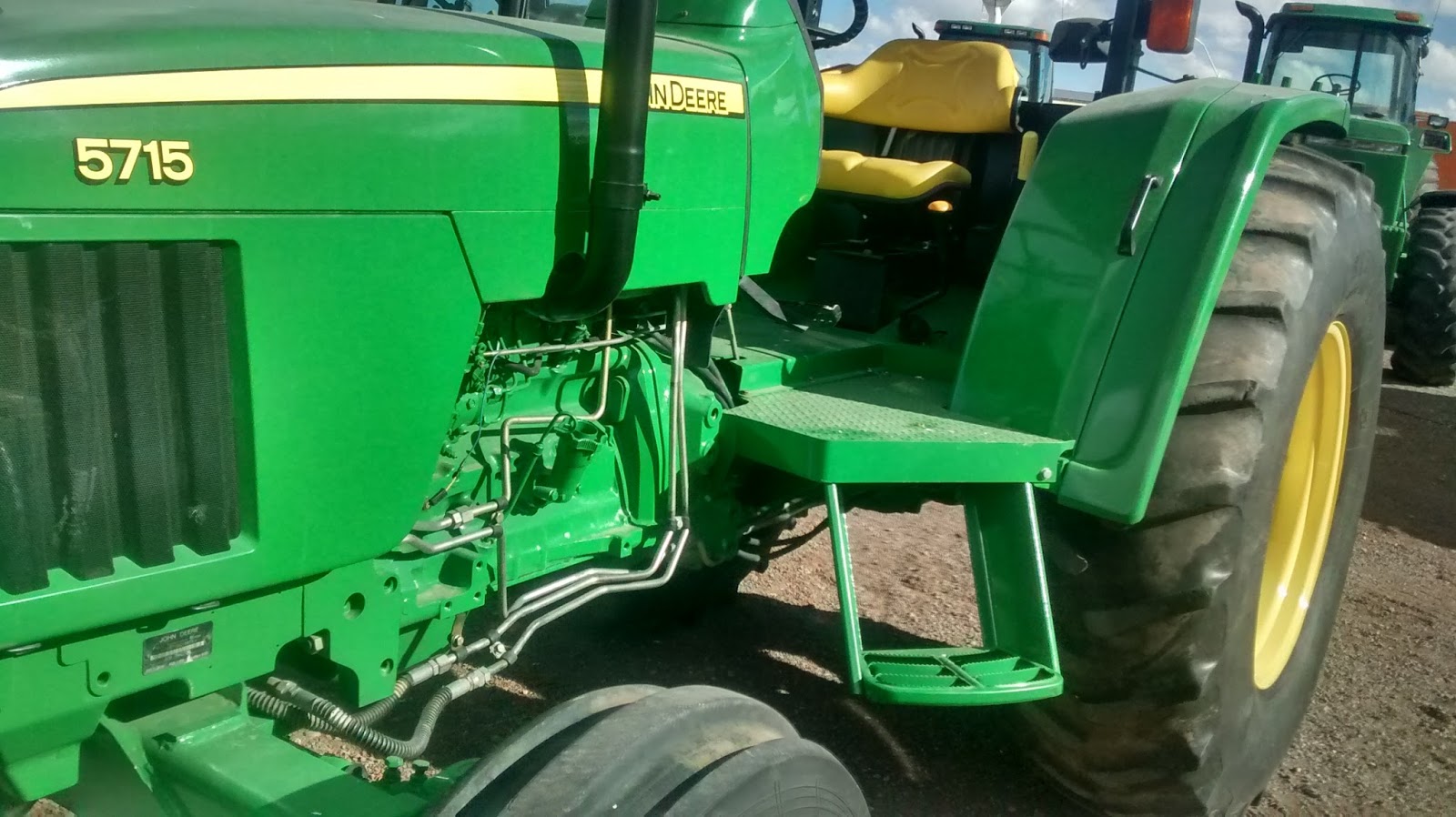 MAQUINARIA AGRICOLA INDUSTRIAL: Tractor John Deere 5715 89hp $22,200 ...