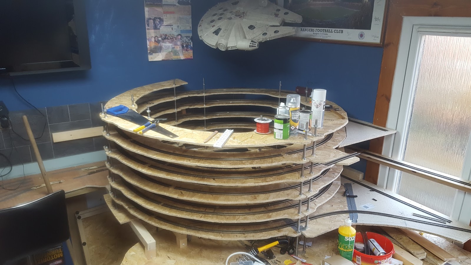 Lewis Lake Model Railroad: HO Helix Construction