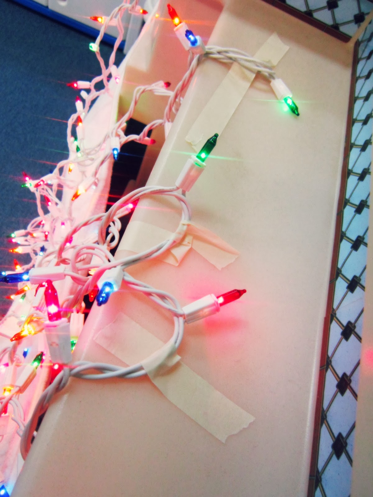 Miss Yellow Shoes: DIY: Christmas Photo Backdrop