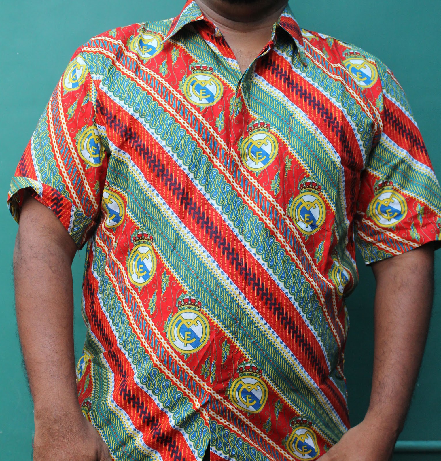 tatsbita collection: baju batik real madrid