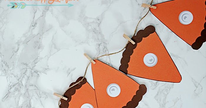 Free Printable Pumpkin Pie Banner | i should be mopping the floor