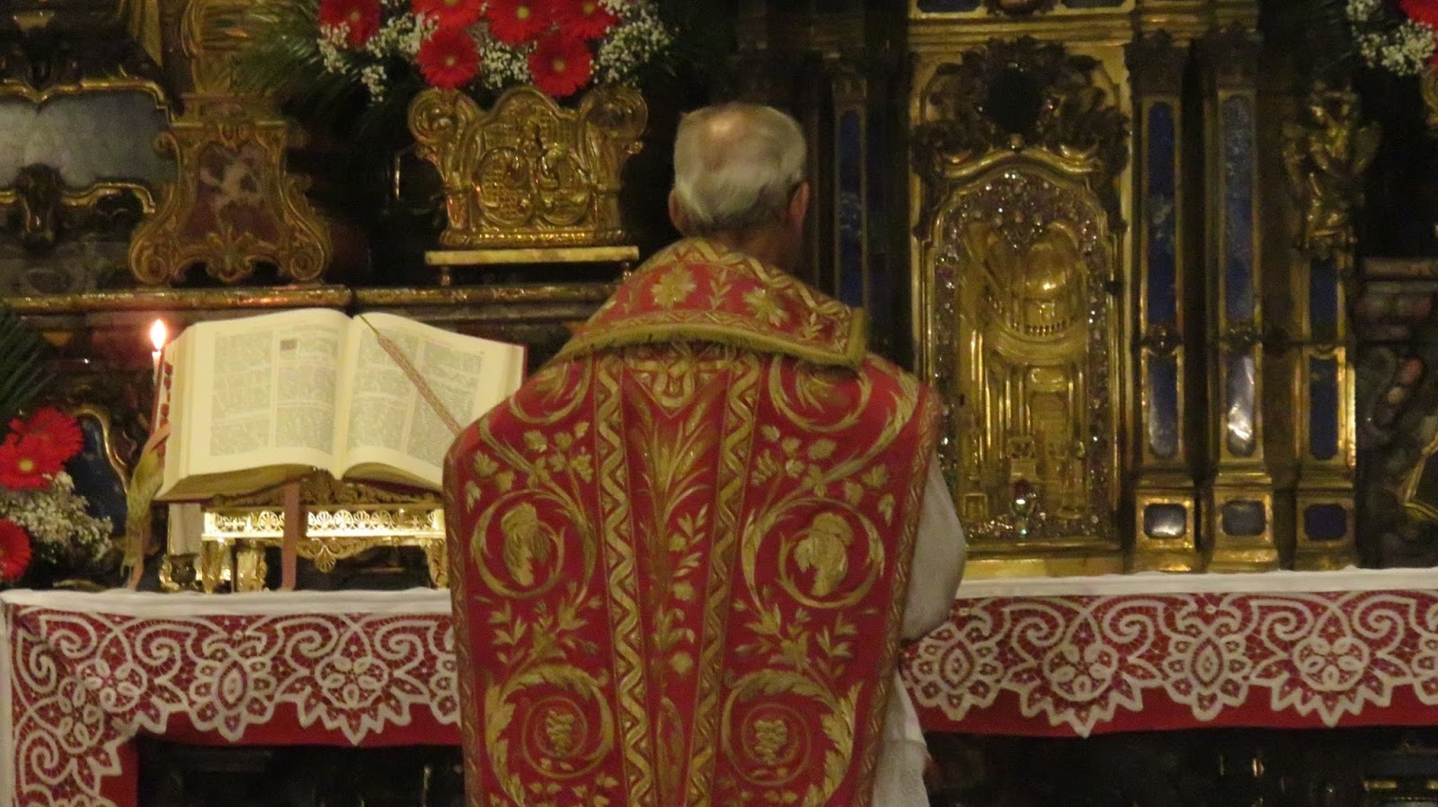Sacra Liturgia Milan: Solemn Mass in the Presence of a Greater Prelate ...