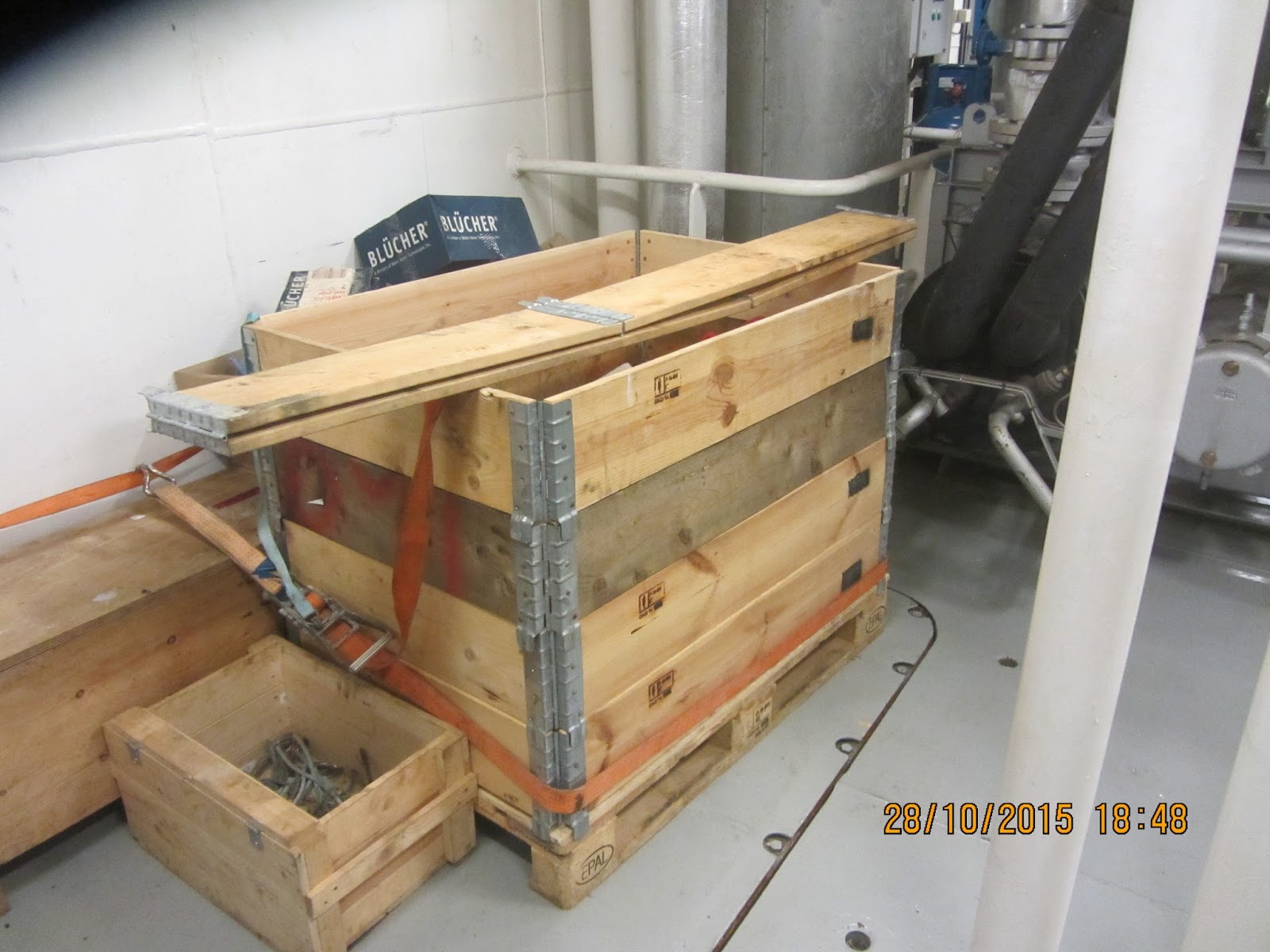 Mulesaw: Shaker hanging cabinet, North Sea edition, pallet sides.
