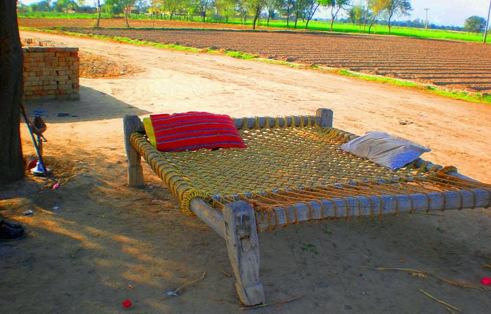 RangKatha ~Tales of Colors, Crafts & Decor: "Chasing Charpoys..." ~ As ...