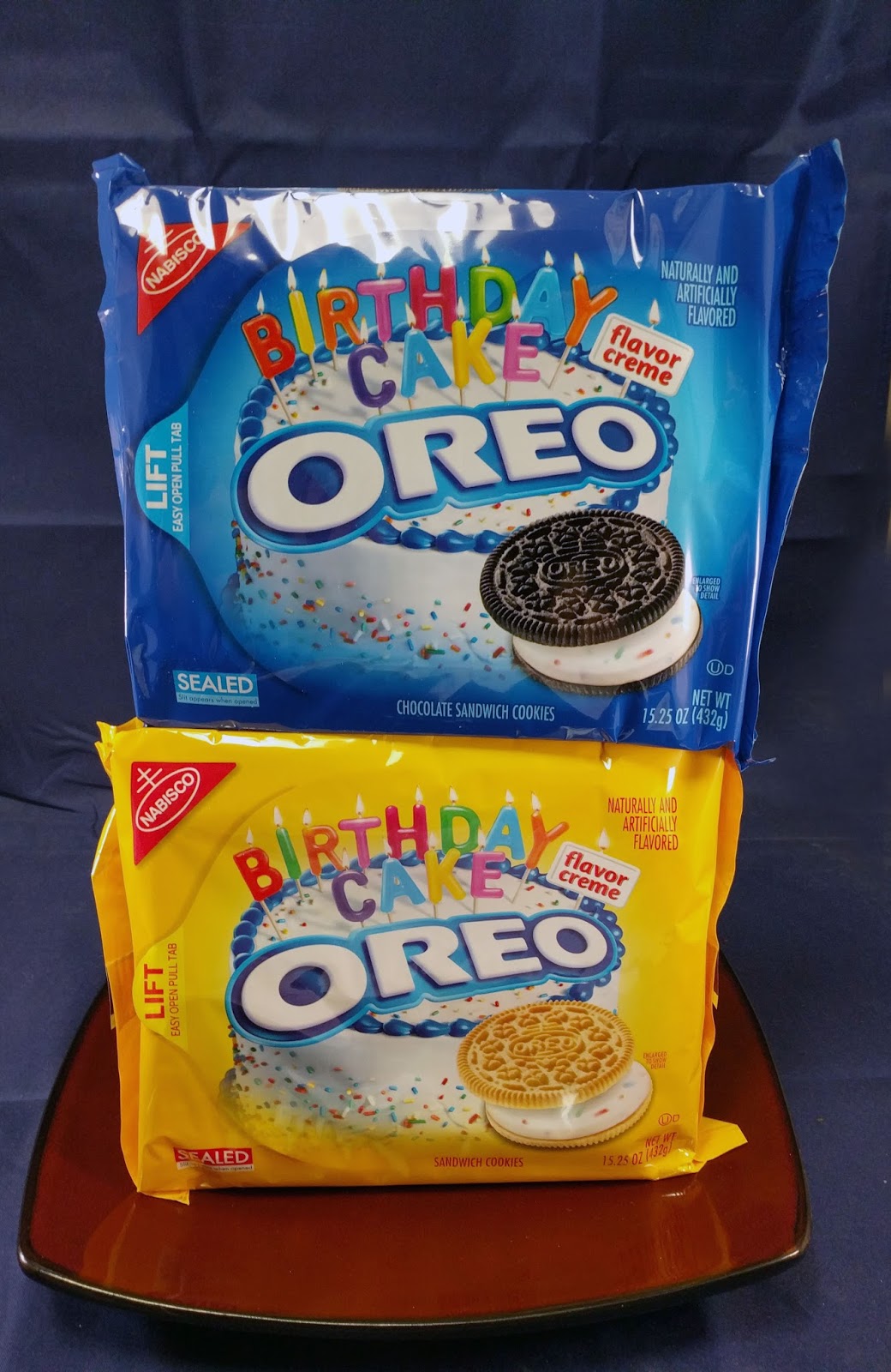The Food Kingdom: Oreo Week, Day 4: Birthday Cake Oreos (Chocolate and ...