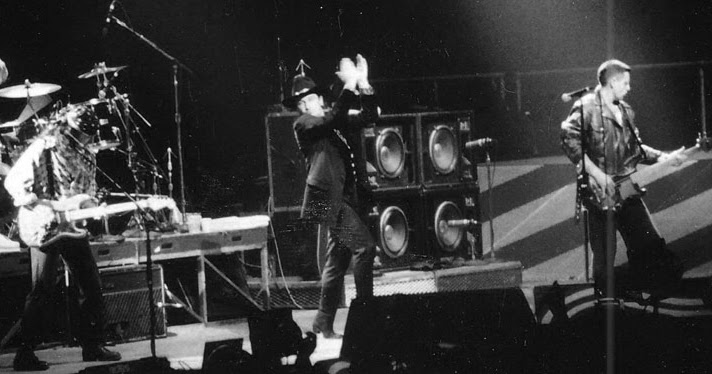 U2 Sombras e Árvores Altas - Blog: Curiosidades em 'Love: Live From The ...