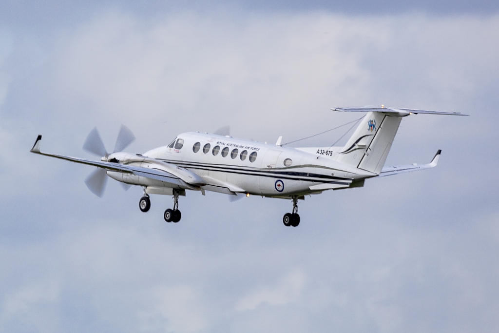 Central Queensland Plane Spotting: Great Photos as RAAF Beech B350 ...