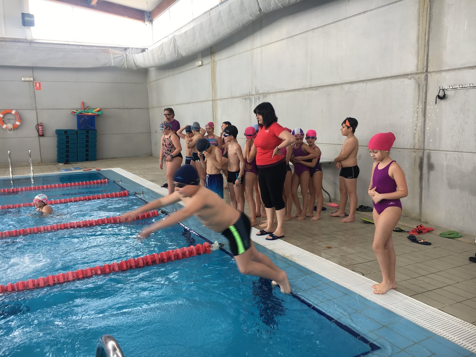 CLASES DE NATACIÓN EN 4º - CEIP COMARCAL AZORÍN