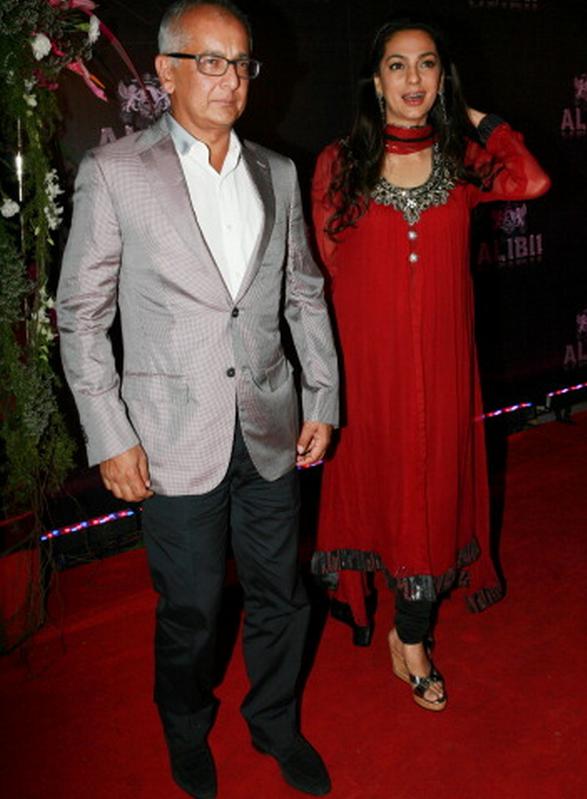 Juhi Chawla With Husband Photos | Juhi Chawla Biography - Entertainment