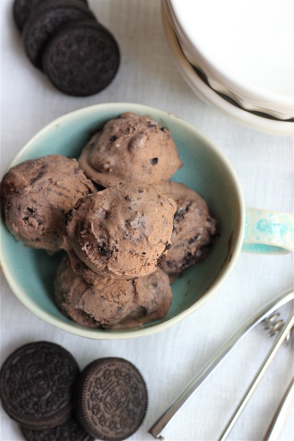 Savor Home: 4 Ingredient Chocolate Oreo Ice Cream