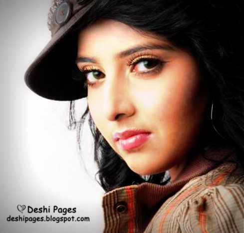 Singer Sabrina Porshi