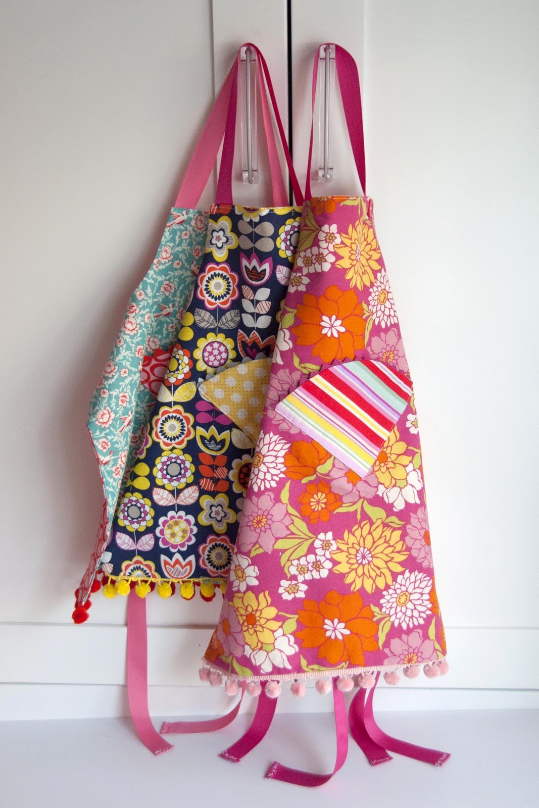 Aesthetic Nest: Sewing: Child's Reversible Fat Quarter Apron (Tutorial ...
