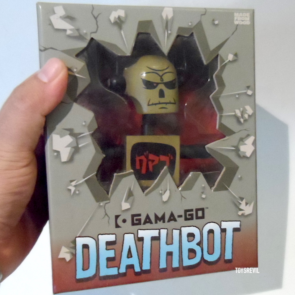 A Closer Look at Tim Biskup x Gama-Go's DEATHBOT (Gama-Gold Edition ...