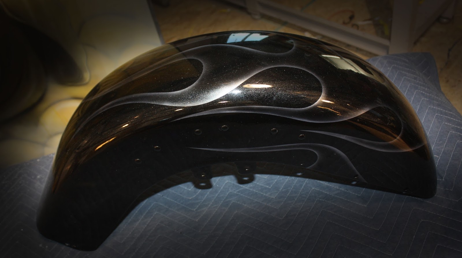 Online Motorcycle Paint Shop: Black Metallic Base with silver ghost flames