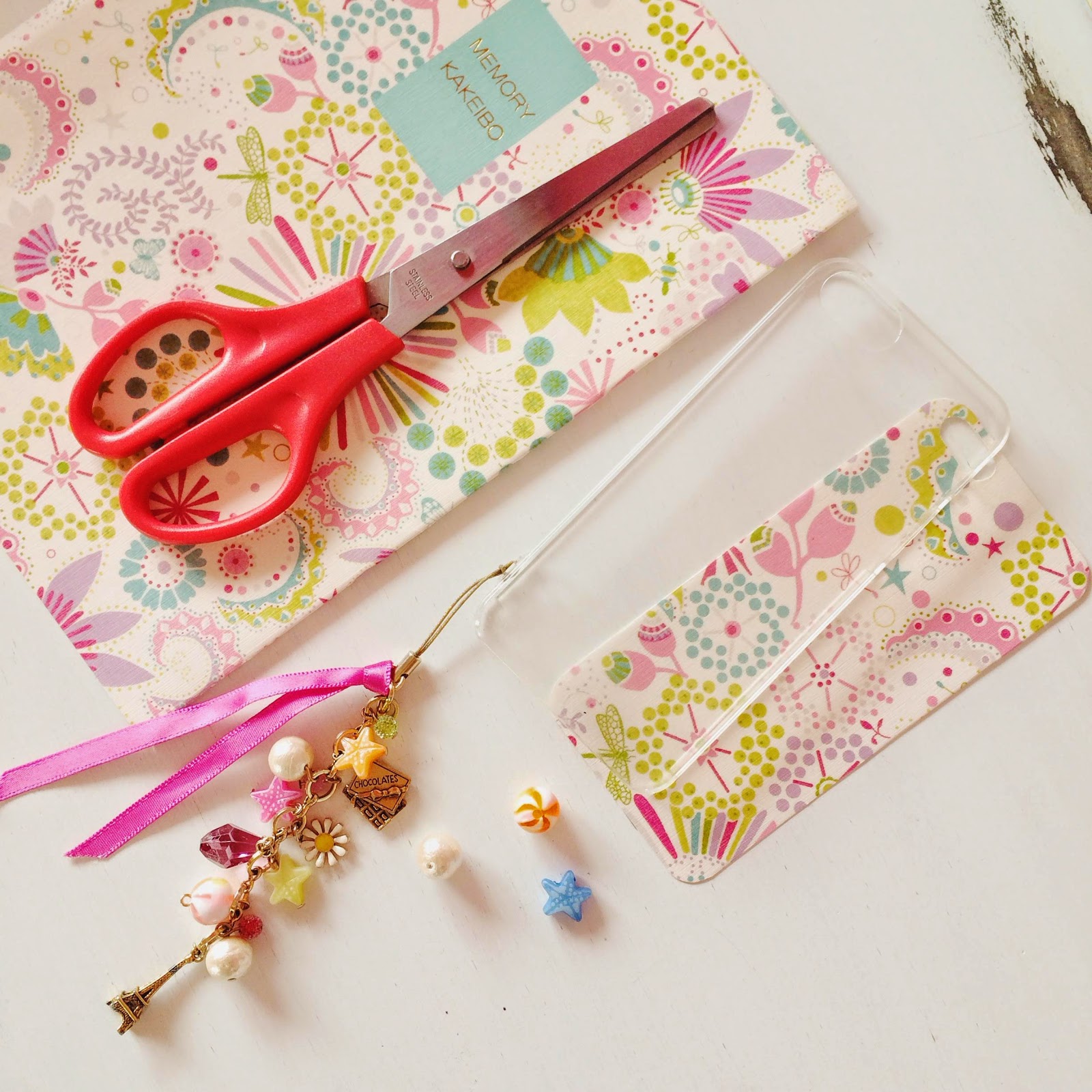 Kanach's apartment: Create my own iphone case!