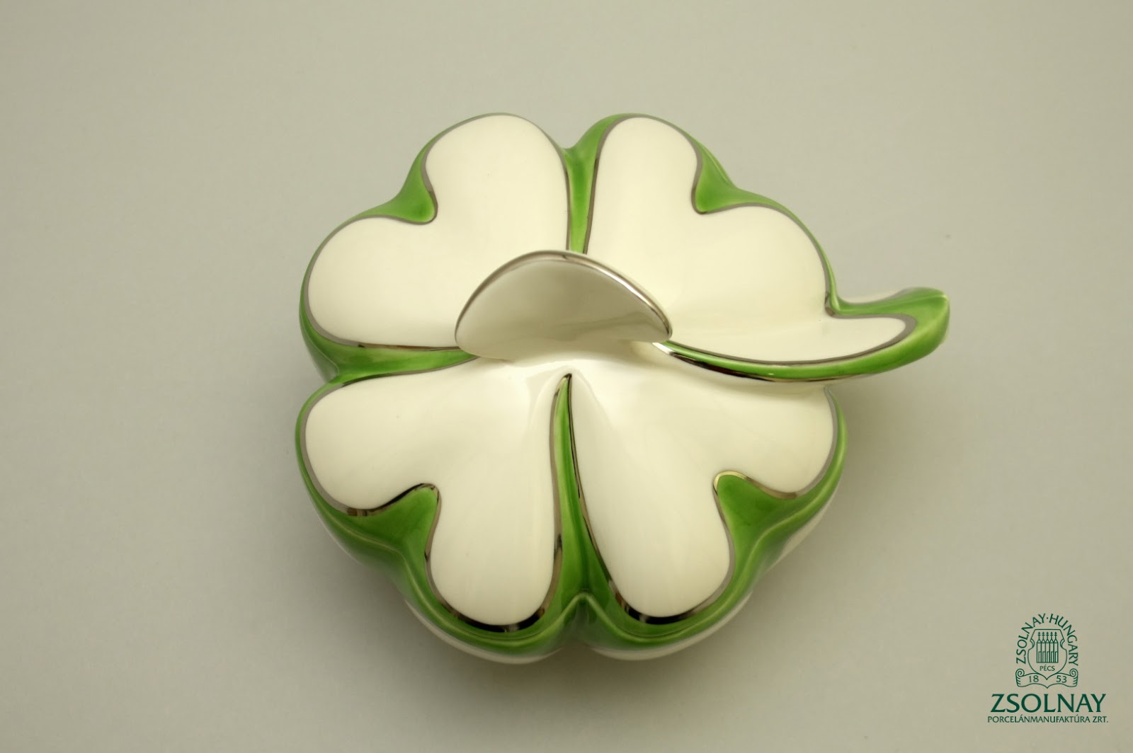 verdei porcelain: Zsolnay Factory / Zsolnay Gyár