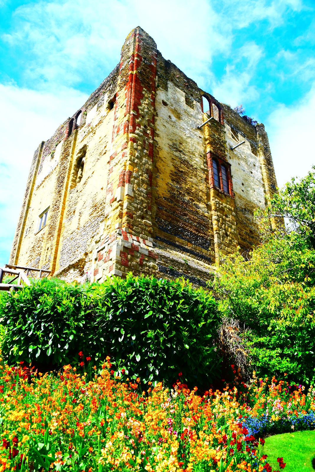Enjoy your time with beautiful places: Guildford Castle
