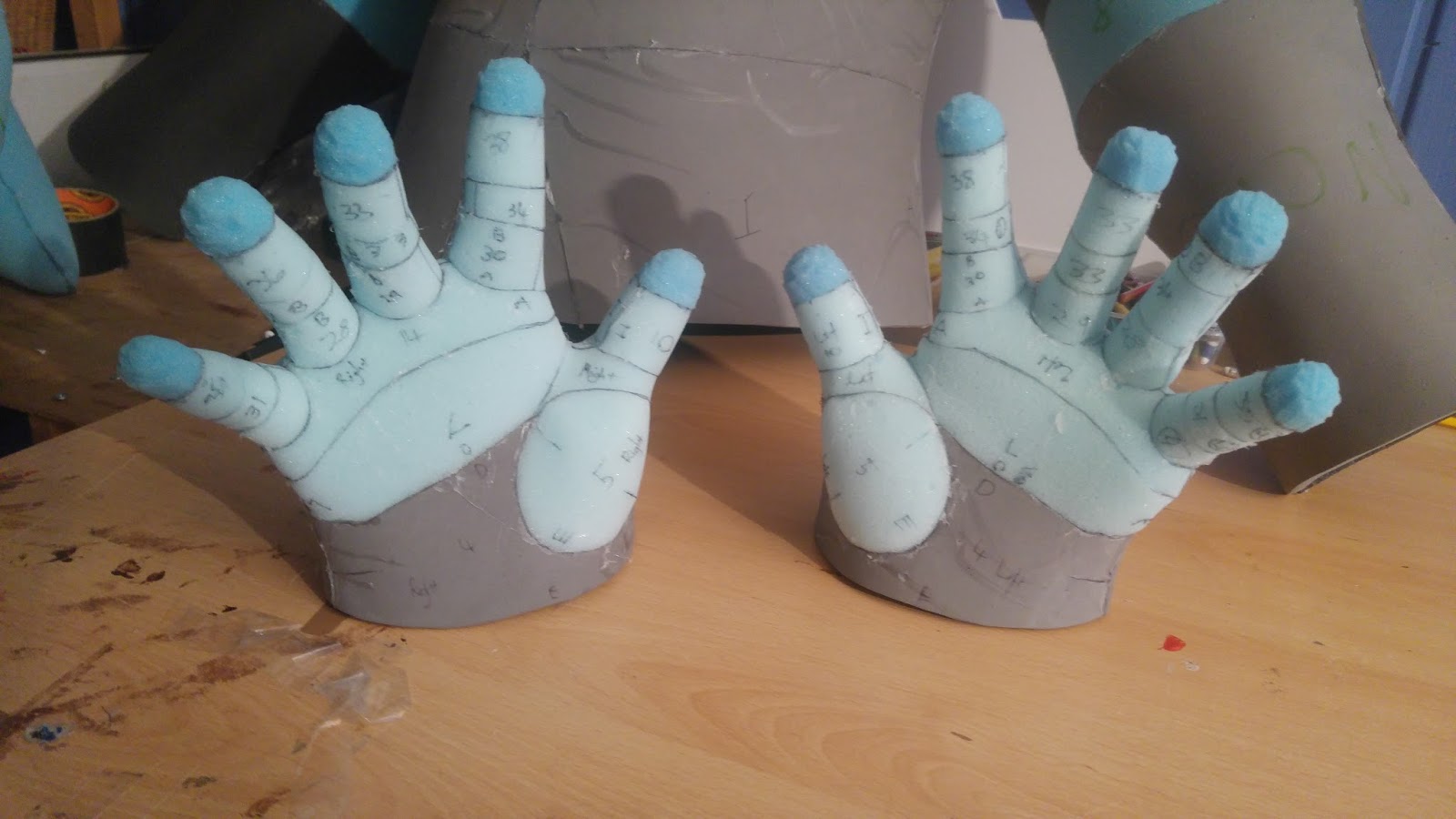 The Prop Solve : Foam Fabricated Creature Suit!