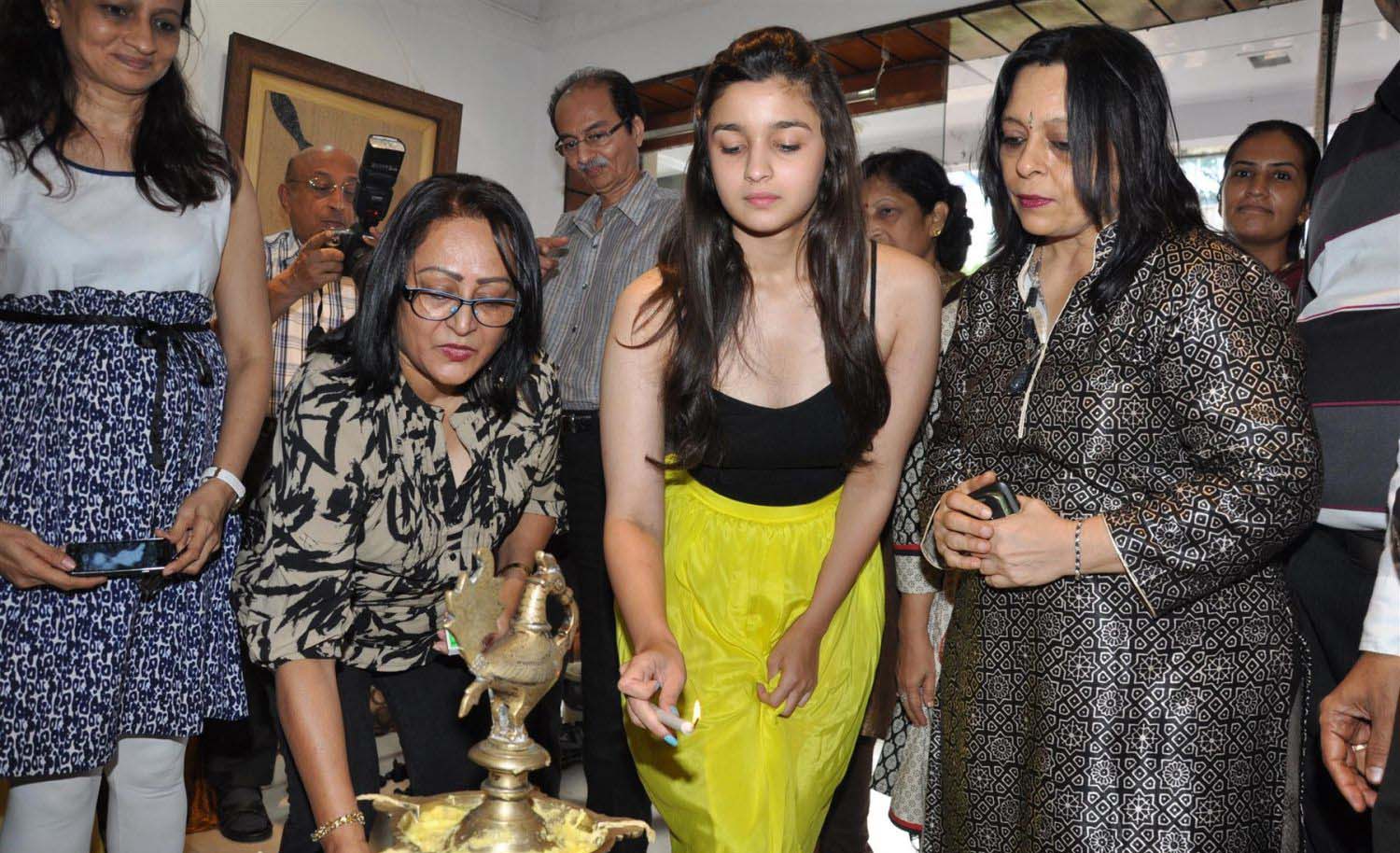 Alia Bhatt Hot Photos At Splashh Art Exhibition Inauguration Event