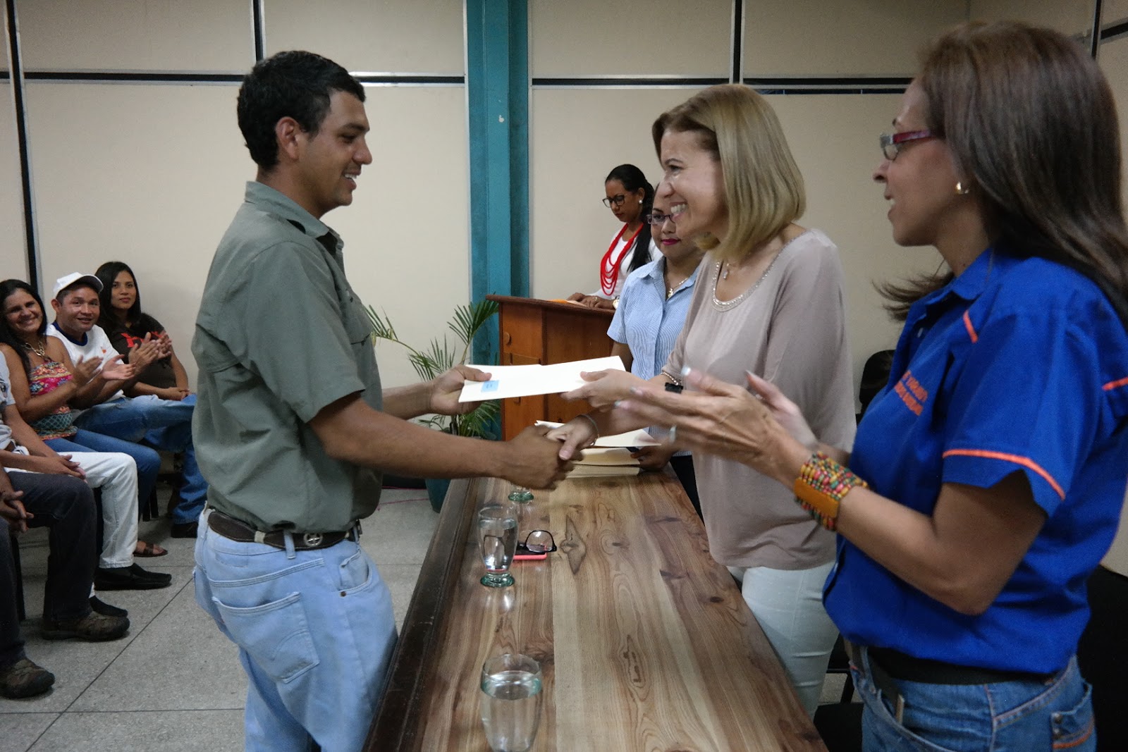 UPT "ARÍSTIDES BASTIDAS": TRABAJADORES DE LA UPTYAB RECIBEN TITULARIDAD