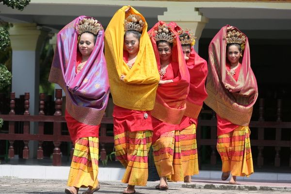 TENUN SONGKET MELAYU PEKANBARU | RIAU DAILY PHOTO