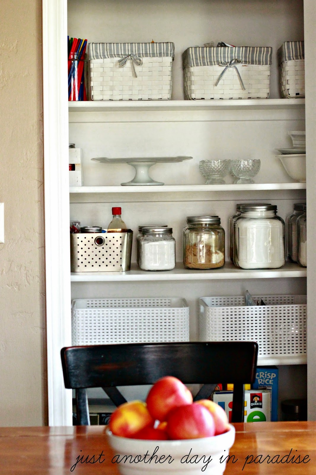 Larissa Another Day: Pretty Pantry Makeover