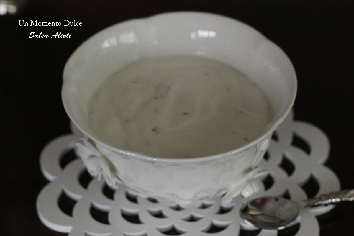 Un momento dulce: TIRAS DE POLLO CRUJIENTE CON ALIOLI