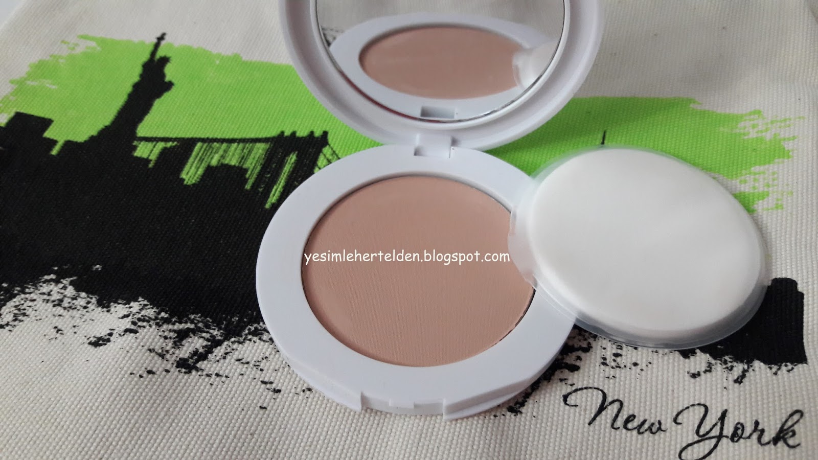 Maybelline New York Super Stay Waterproof Matte Powder