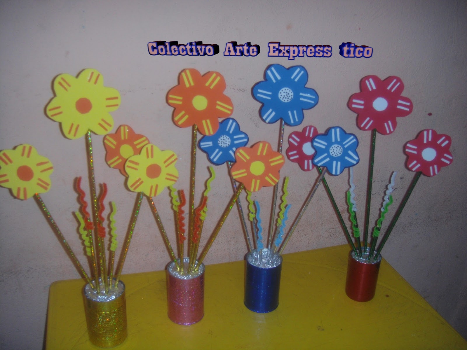Colectivo Arte express tico: Flores Reciclables