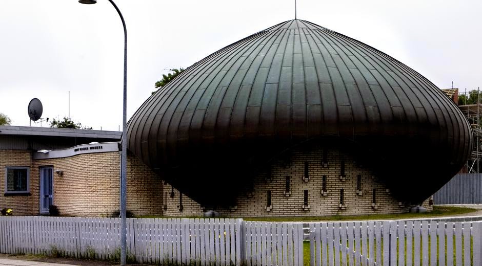 AHMADIYYA MOSQUE: Nusrat Jahan Mosque - Copenhagen, Denmark