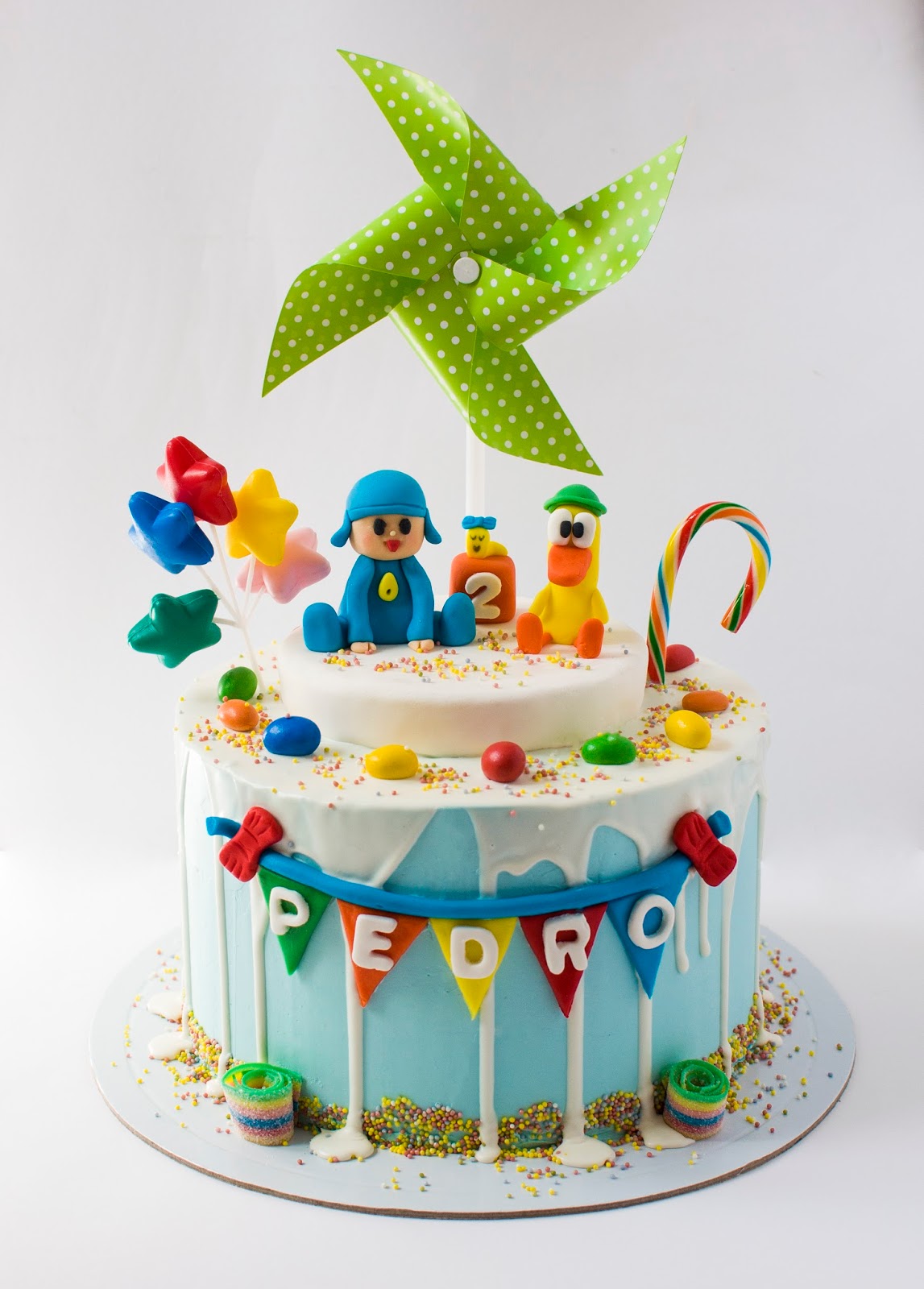 Doces brincadeiras: DRIP CAKE do POCOYO