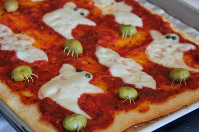 Coast With Me: Boo-licious Pizza