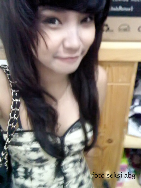 ABG Bening Di Kamar [ HOT services] - Foto Bugil