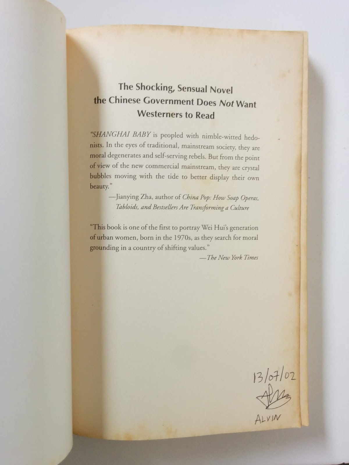 Shanghai Baby by Wei Hui (Bahasa Inggris) | Aksiku Toko Buku Bekas Online