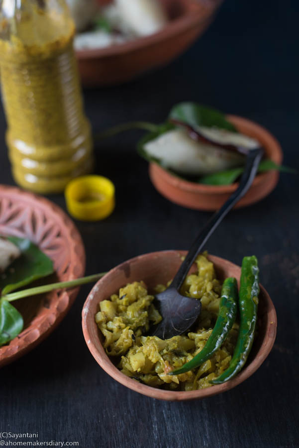 Maa's Sobzi dewa Nonta Puli (Savoury Pithe) - A Homemaker's Diary