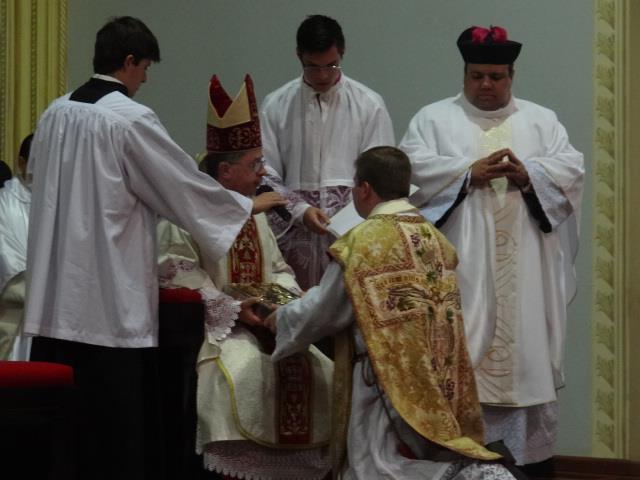 Pílulas Litúrgicas: O Pontifical Romano